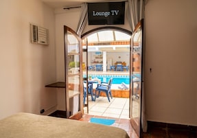 Quarto Duplo Comfort, vista para a piscina | Wi-fi grátis 