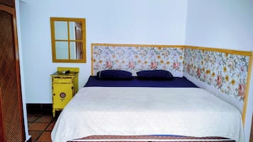 Quarto casal conforto, vista para a piscina