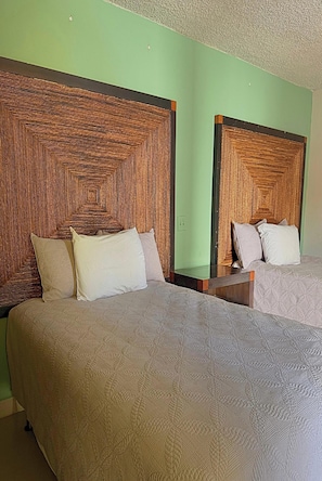 Quarto Clássico com Cama de Casal