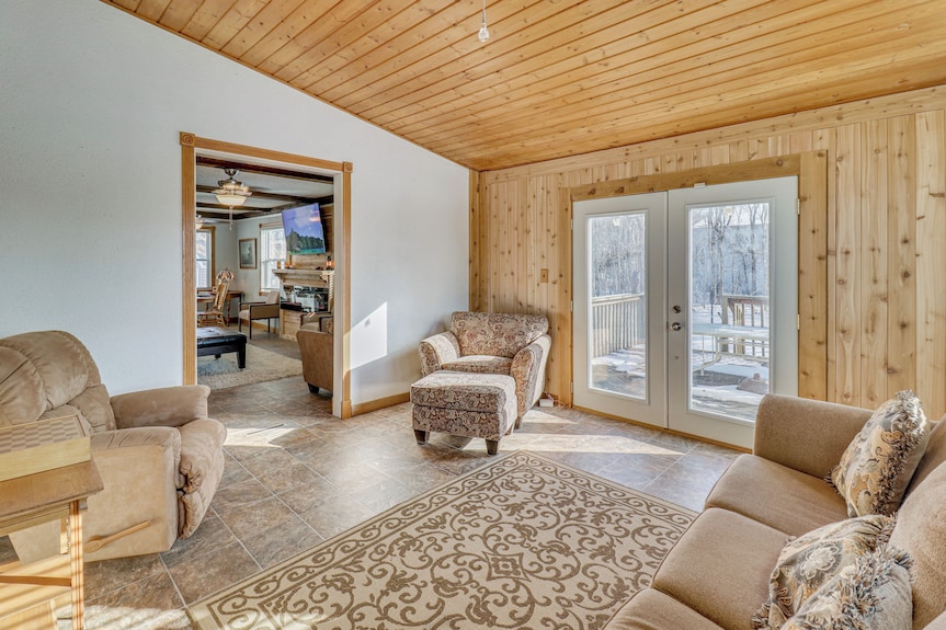 Group Getaway: Walk To Lake Le Homme Dieu! - アレクサンドリア, MN