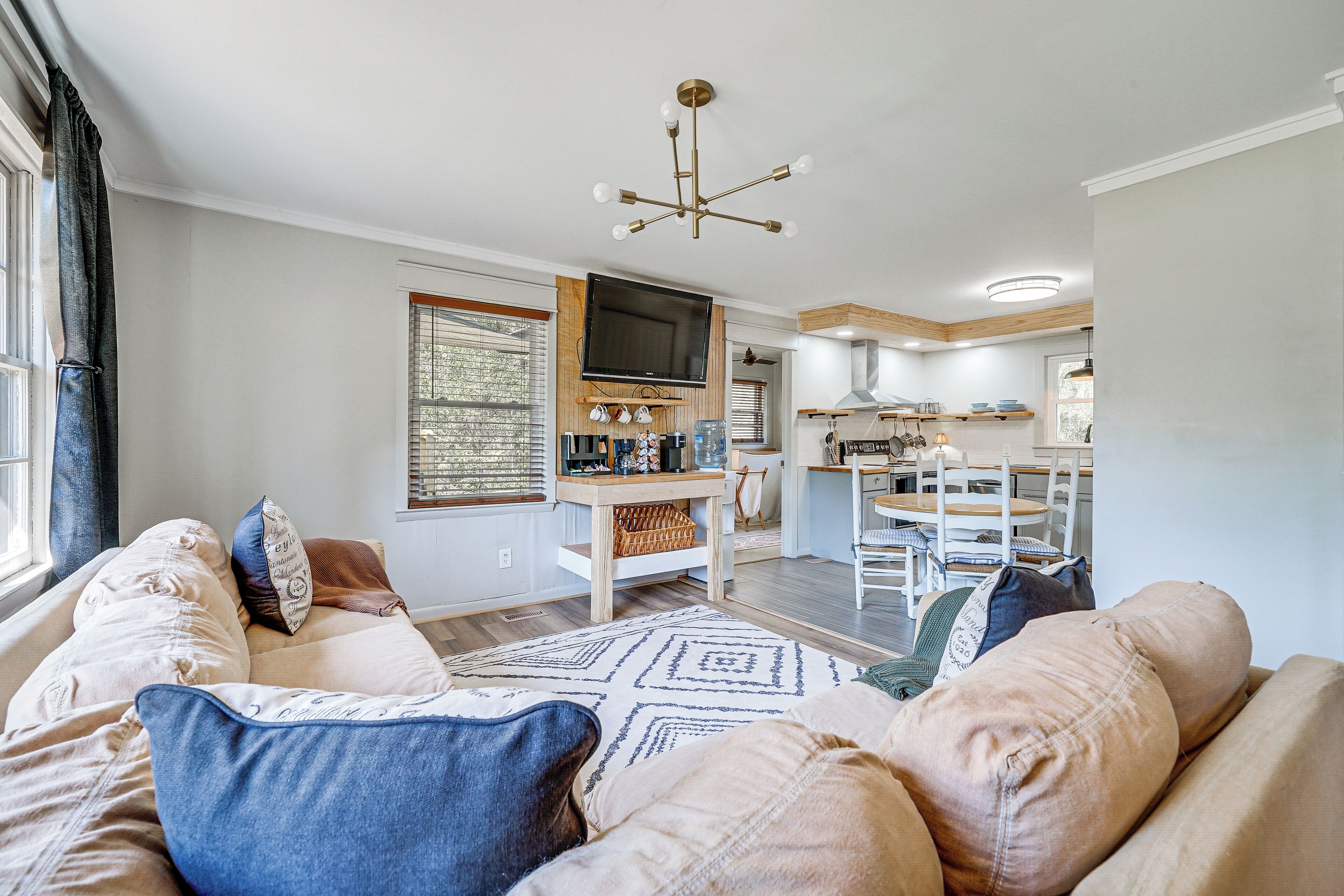 Deck & Spacious Yard! Wilmington Gem On Half-acre - Wrightsville Beach, NC