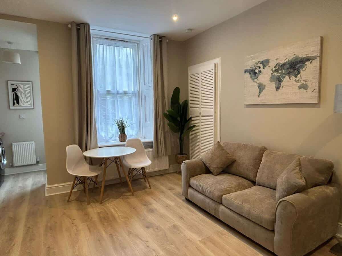 Cosy 1 Bedroom Flat In Alexandria - Balloch