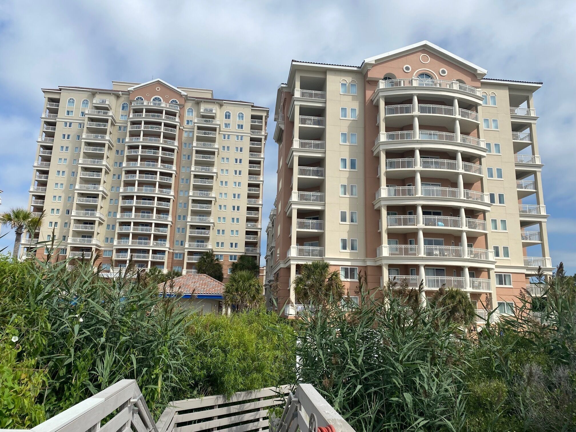 Marriott Oceanwatch Resort, Ocean Side. 2 Bedrooms, Beach, Pools, Full Kitchen - 머틀 비치