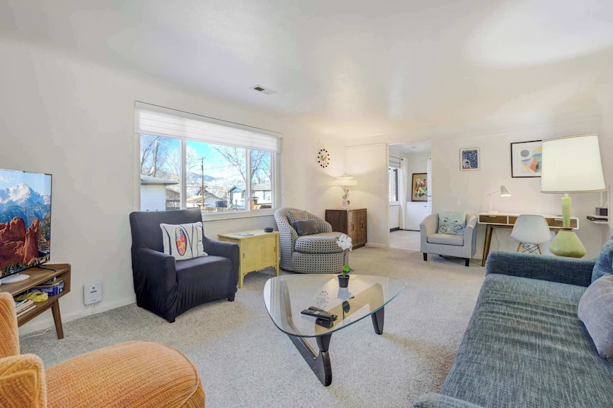 Old Broadmoor Condo Private Deck Washer Dryer Unit - Colorado Springs, CO