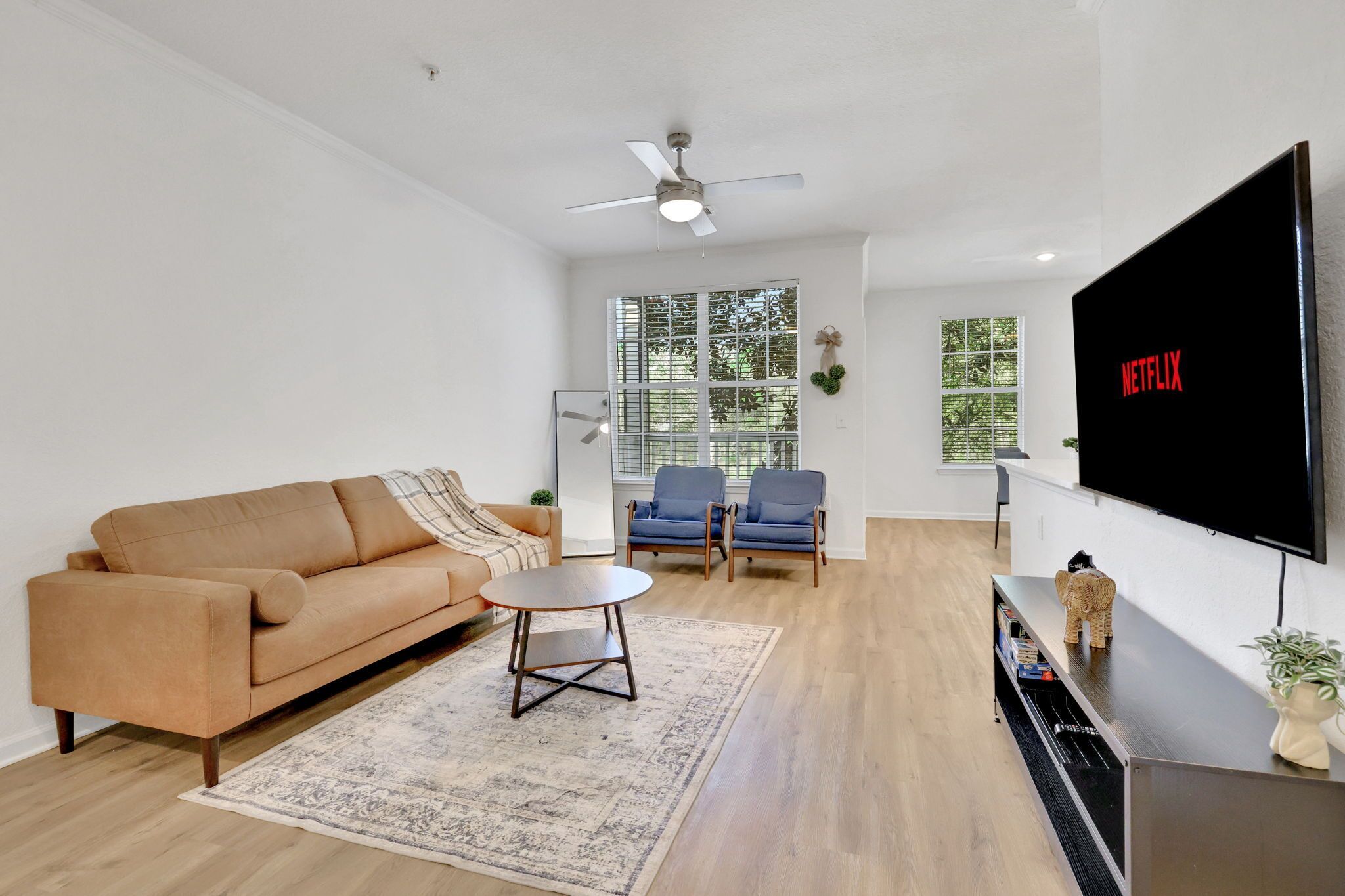 Cozy 2br Apt Near Mayo Clinic & Unf - Pool, Gym, King Bed - 15 Min To Beach - Jacksonville, FL