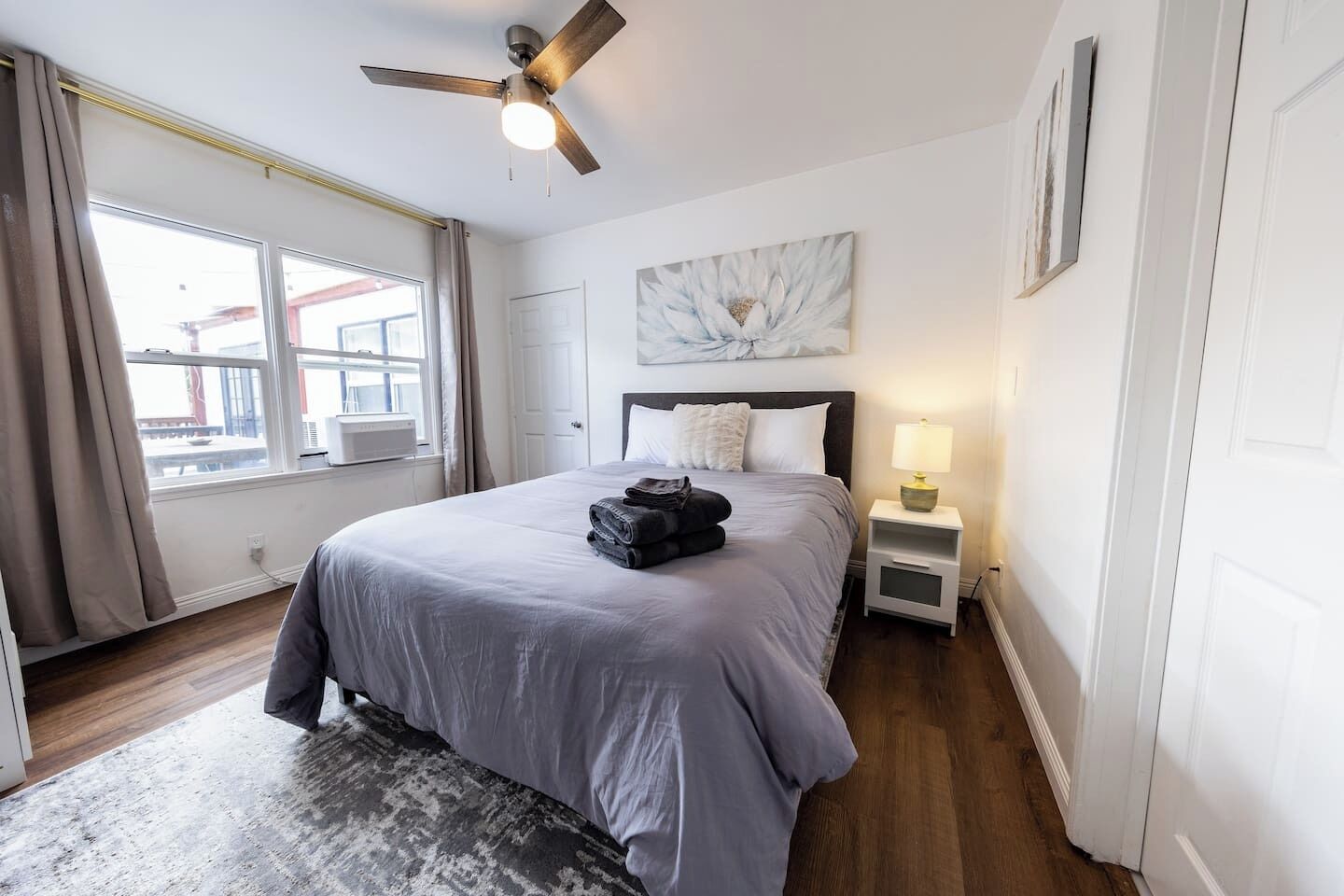 Coastal Cozy Home | Hot Tub  Walk To Beach& Bars - Long Beach, CA