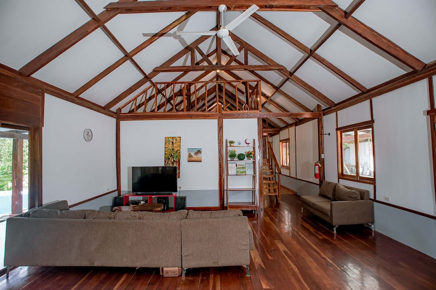 Marvelous 3-bedroom Villa With Ac In Charming Agoho, Mambajao - Camiguin