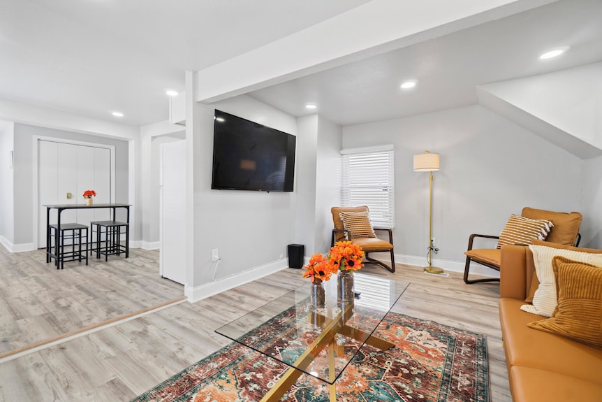 Cozy 4 Bed 2 Bath Home - Norfolk, Centrally Located - Norfolk, VA