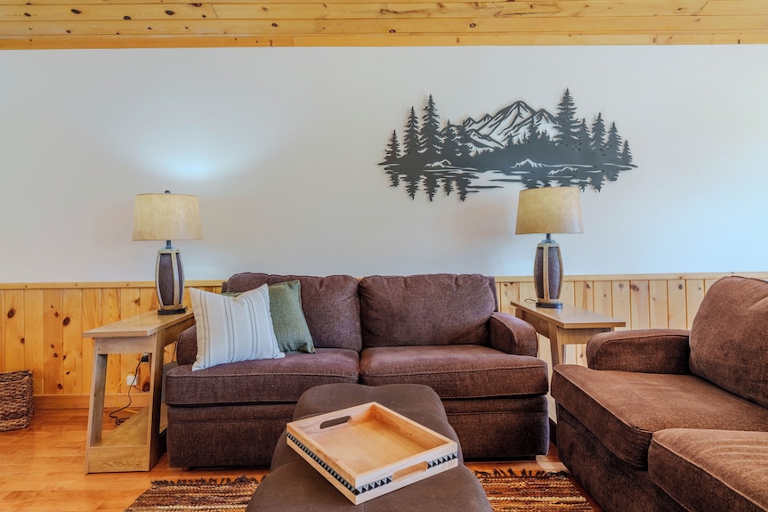 Newly Remodeled Cabin With King Suite 23 Miles To Yellowstone - Island Park, ID