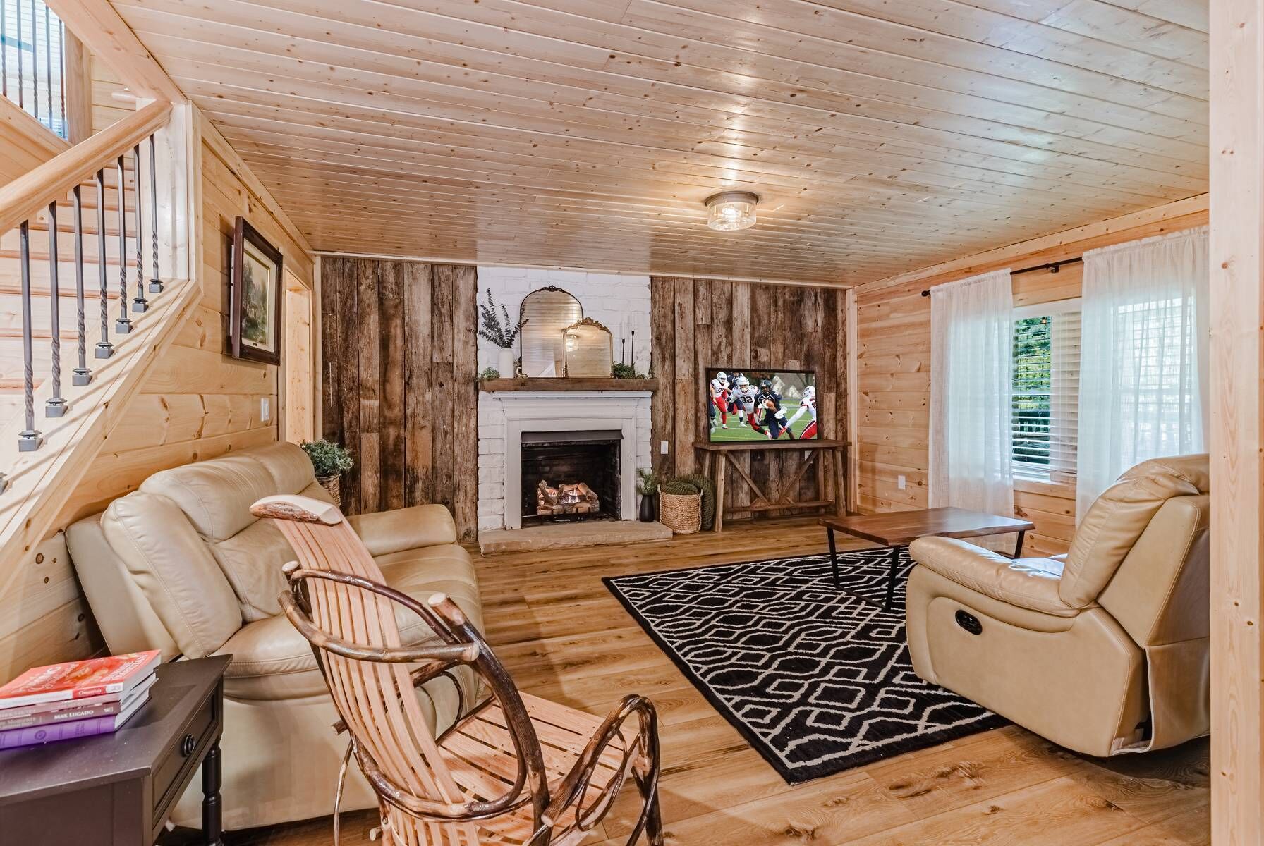 Spacious 6br Estate-loud Creek,lighted Pickleball Basketball Stocked Fishpond - Cherokee, NC