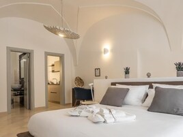 Quarto Duplo Júnior, 1 cama queen-size, não fumadores, Vista para a cidade | Wi-fi grátis 