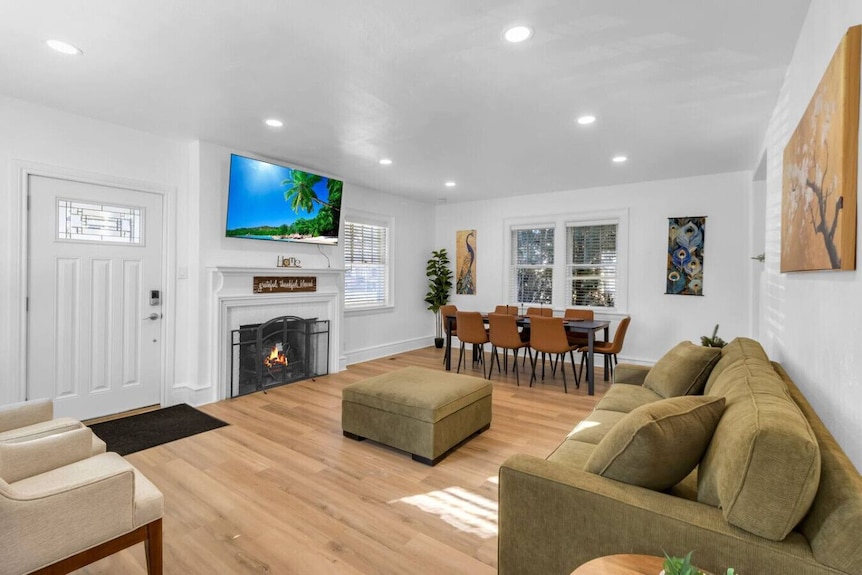 Beautiful 4br Retreat Minutes From Niagara Falls - Niagara Falls