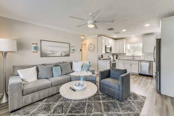 5 Mi To Riverwalk: Bradenton Family Home W/ Yard - Anna Maria, FL