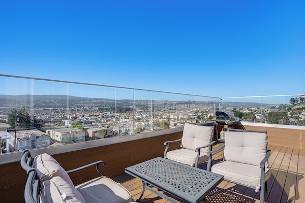 Bay Area Family Home W/ Indoor Pool + Game Room - Pacífica, CA