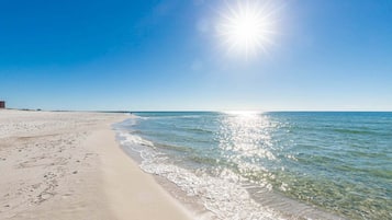 Apartamento em Condomínio Fechado, 4 quartos | Praia | Perto da praia