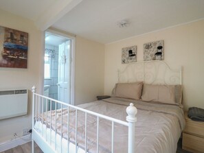 2 quartos, com decoração personalizada, com mobília individualizada 