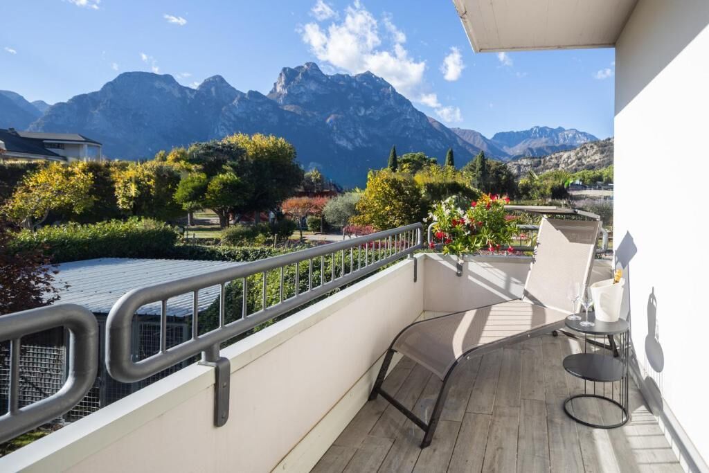 Quarto Duplo ou Twin Deluxe, varanda, vista para o jardim | Terrenos do alojamento