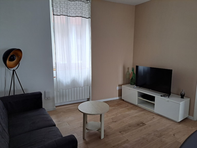 Maison Spacieuse Et Chaleureuse Au Centre Ville . Tout Est Accessible à Pied. - Bourg-en-Bresse