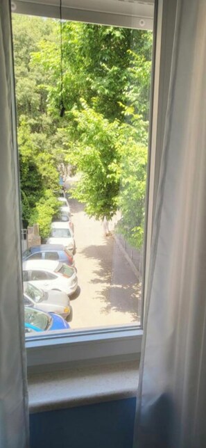 Comfort Room, Street View | Vista do quarto