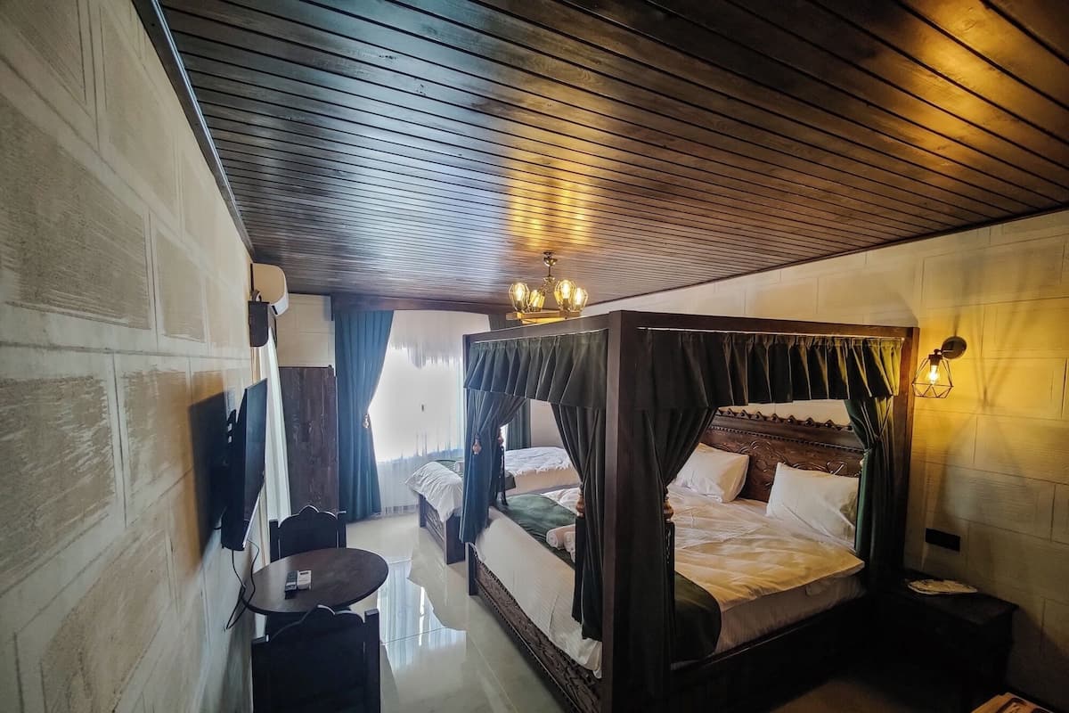 Quarto Triplo Deluxe, varanda, Vista para a cidade