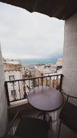 Quarto Deluxe, varanda, Vista para a cidade | Varanda