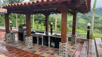 Área para churrascos e piqueniques