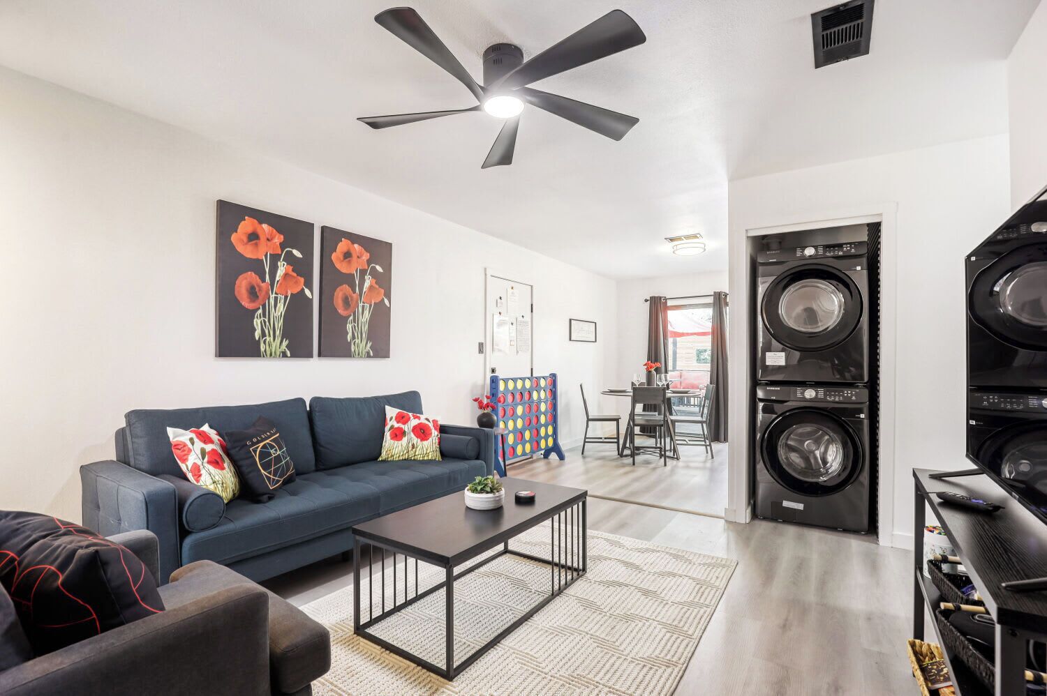 Charming, Remodeled Home Near Square & Swu - Georgetown, TX