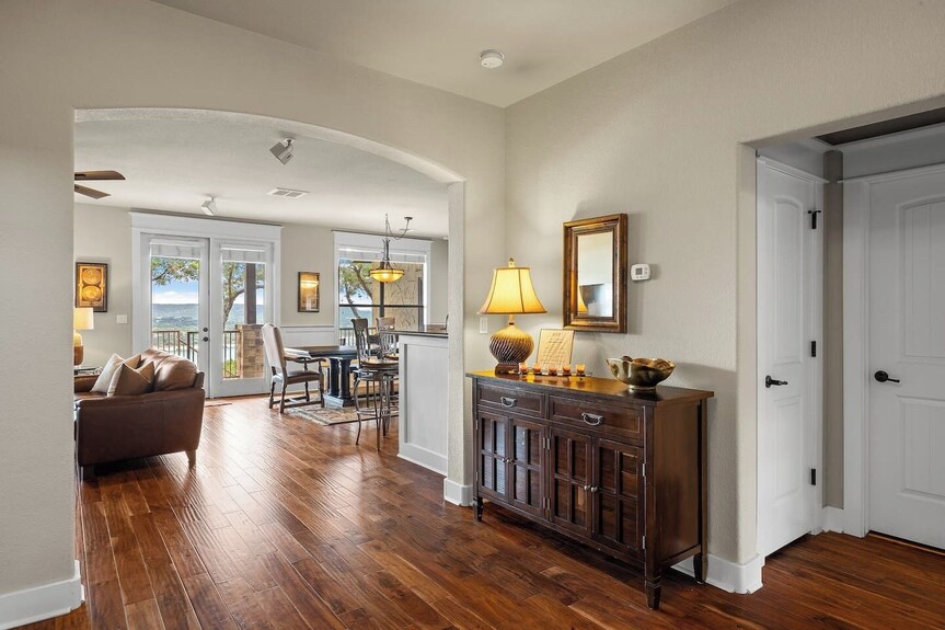 Amazing 4 Bdrm Home In Hollows-stunning Lake Views - Lake Travis, TX