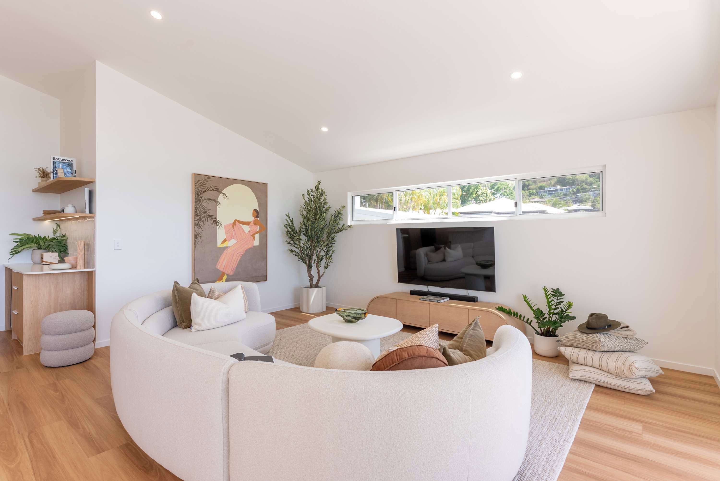 Airlie's Best Views - Luxury Waterfront Villa - Airlie Beach