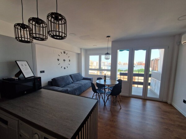 Spacious 3 Bedroom Apartment With Balcony And Ac In Castellón - Castellón de la Plana
