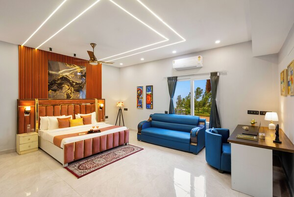 Alaya Stays Aurea 4 Bhk Farm With Pool - Noida