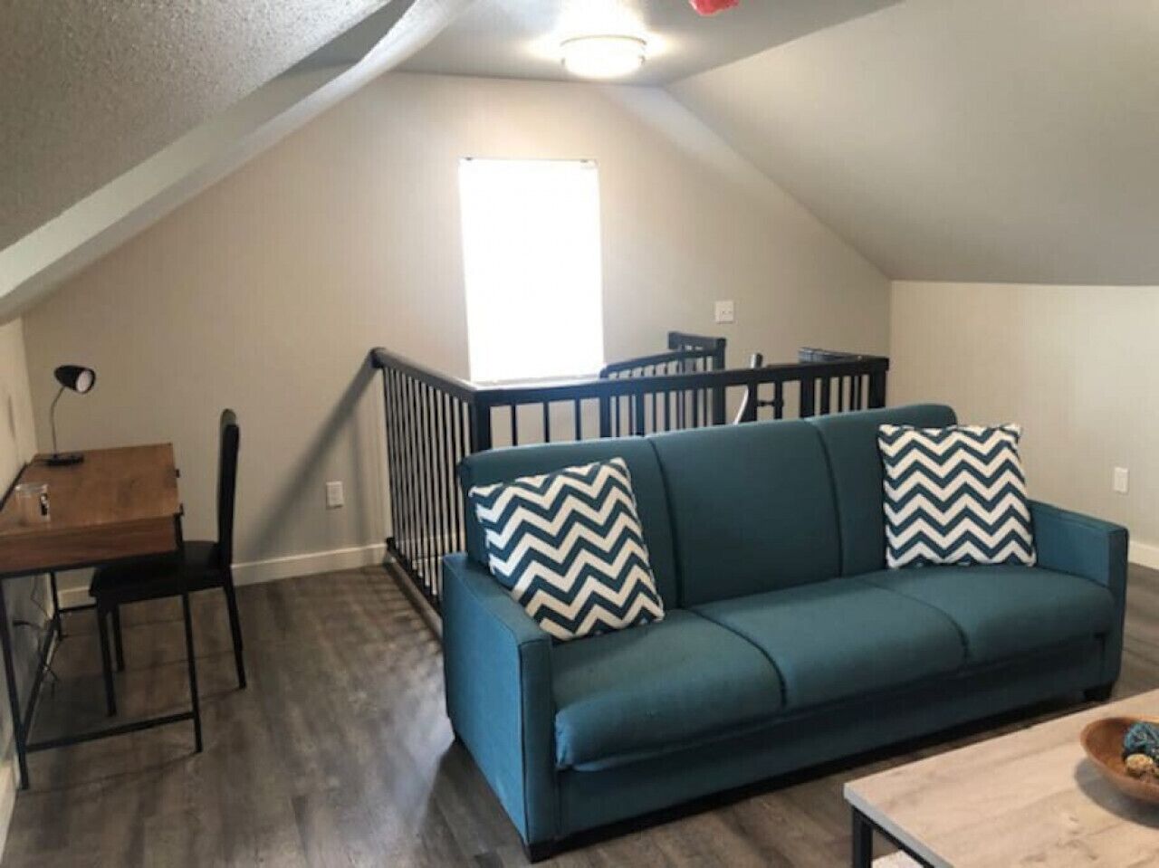 3143 Dover #3 · Modern Apartment High End Finishes & Washer/dryer In-unit. - Castle Rock, WA