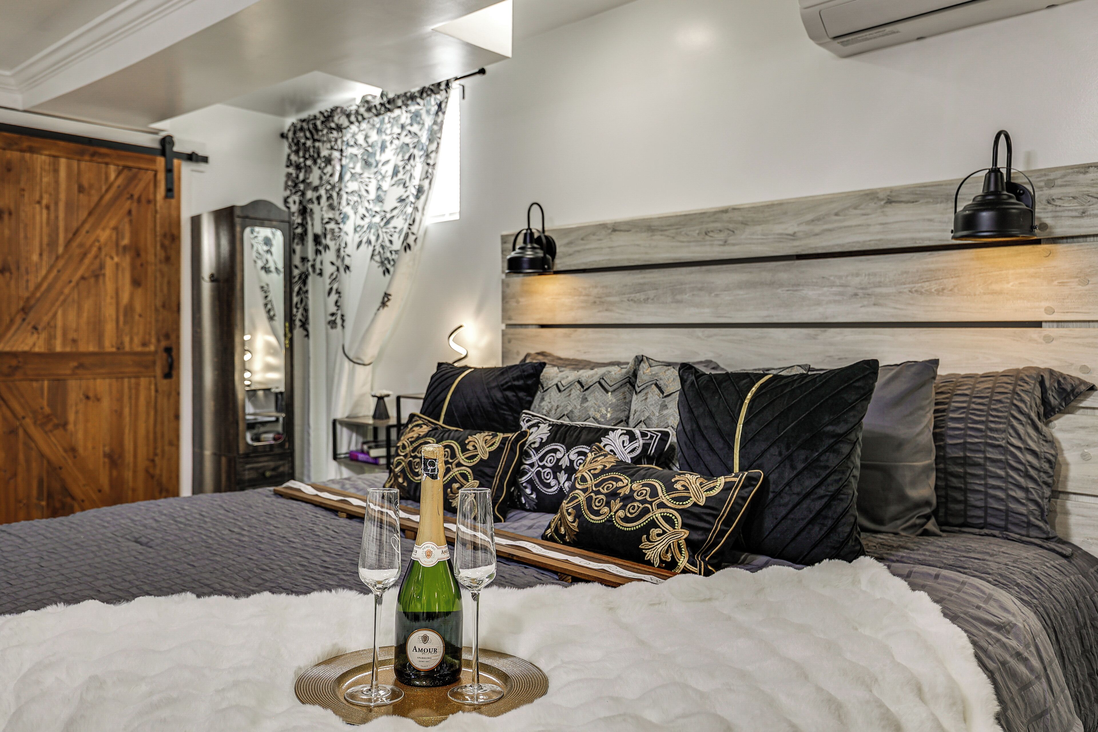 Oasis Hideaway Apt W/ Rainforest Shower! - Parkville, MD