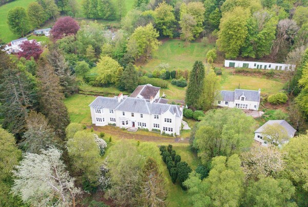 Rnb - Rural N Beautiful - The Spacious Coach House - Dumfries and Galloway