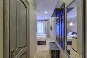 Quarto Twin Económico, vista para o pátio | Roupa hipoalergénica, minibar 