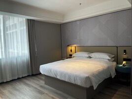 Suite de Luxo, Vista para a cidade | Secretária, secretária adequada para computadores portáteis 