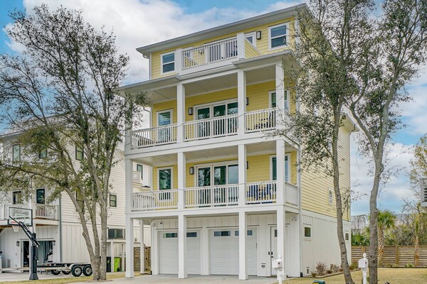 Carolina Beach Luxury Retreat: Intracoastal Views - Carolina Beach, NC
