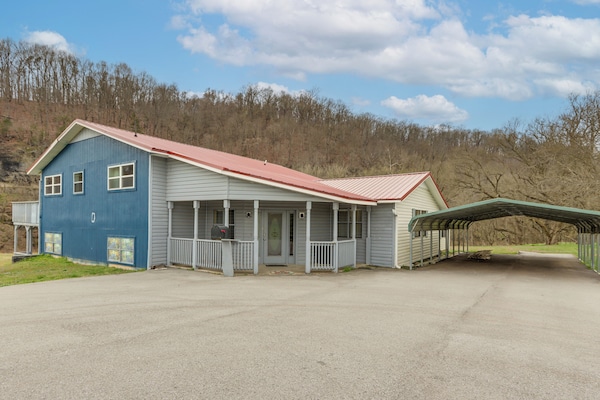 Rural Group Getaway W/ Creek Access In Berryville! - Withrow Springs State Park, Huntsville