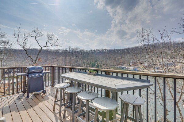 Resort Villa On Lake Of The Ozarks! Family Fun Hub - Lake Ozark, MO