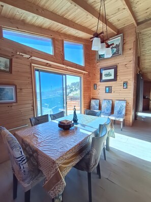 Apartamento Familiar, varanda, vista para a baía | Interior