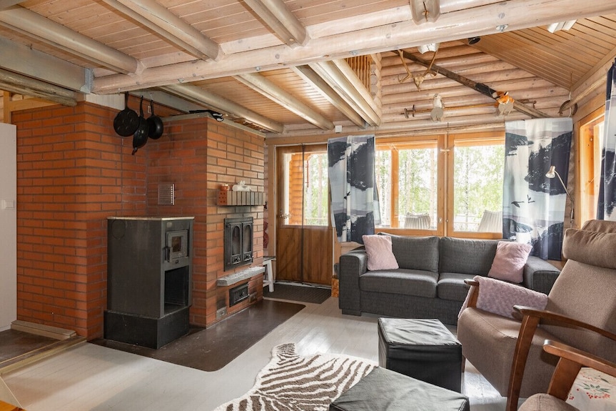 Cozy Log Cabin - Traditional Finnish Sauna & Hot Tub - Uurainen