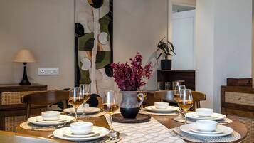 Apartamento, 3 quartos, varanda | Restaurantes