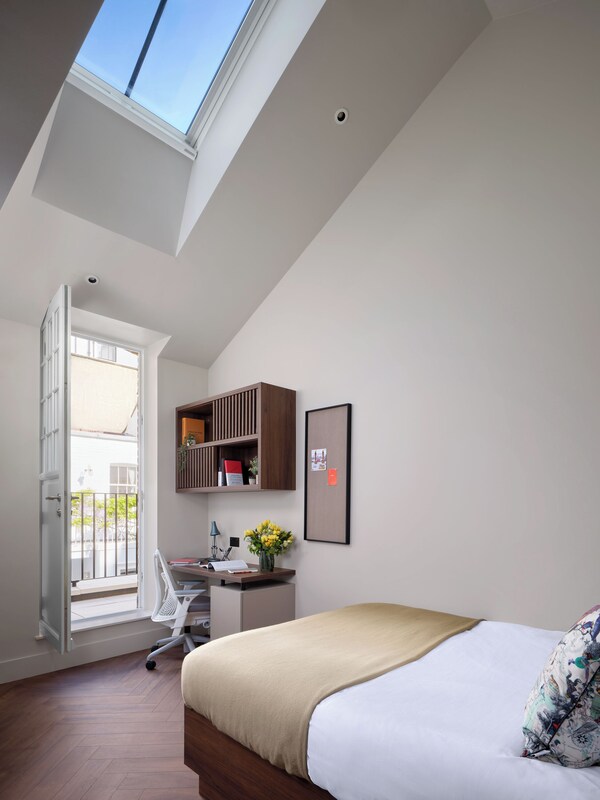 South Kensington Studios - London, UK