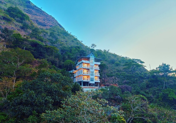 Hill Breeze Resort By Voye Homes - Vagamon