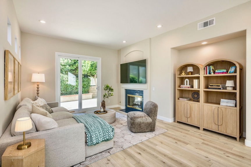 New Modern 3-bedroom House In Welcoming Chino Hills Near Shops And Top Schools - 포모나