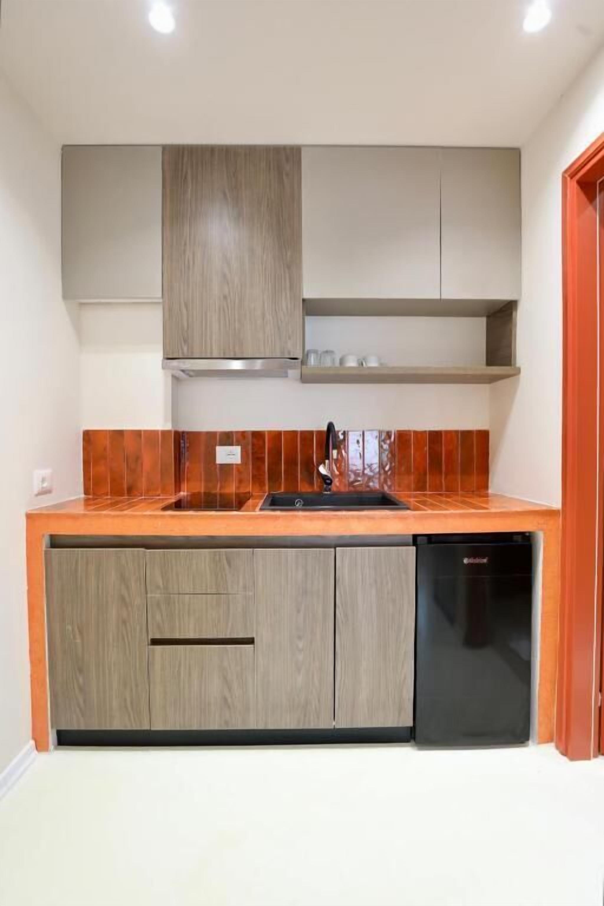 Estúdio Deluxe, banheira | Kitchenette privada | Minifrigorífico, uma placa de cozinha, uma chaleira elétrica 