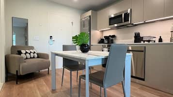 Apartamento Deluxe | Ferro/tábua de engomar, Wi-fi grátis