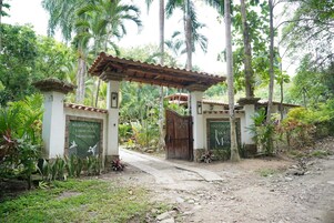 Fachada da propriedade