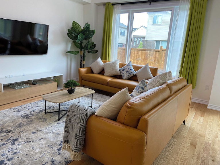 4 Br Spacious Home In Barrie - 이니스필