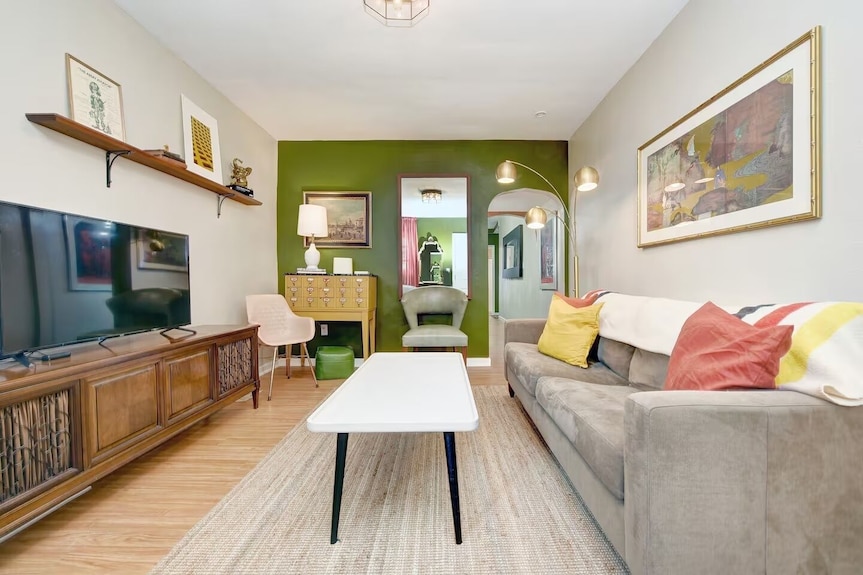 Charming House In Lawrenceville, Pittsburgh; Next To Butler St- 4br, 2bth & Yard - Gran Prix, West Mifflin